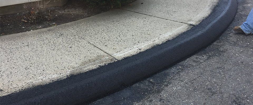 Asphalt Curb Installation New Haven, Branford CT | Curb Repair