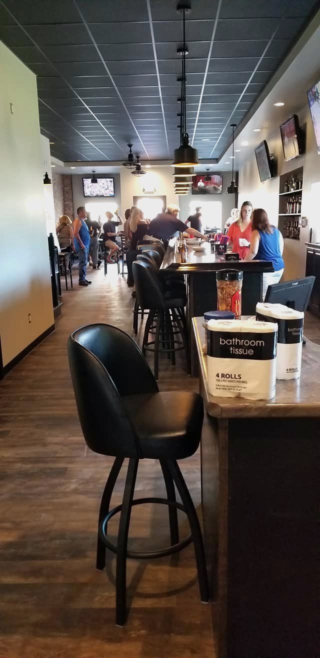 Riverbend Pub & Grill | Restaurant | Manchester, IA